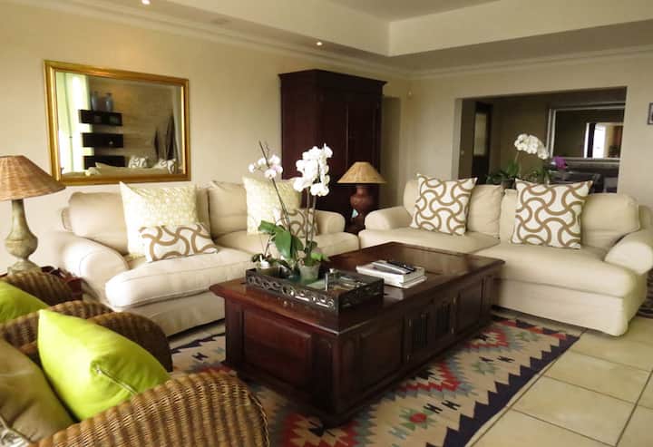 Umhlanga Holiday Home With Separate Studio & Staff - Umhlanga