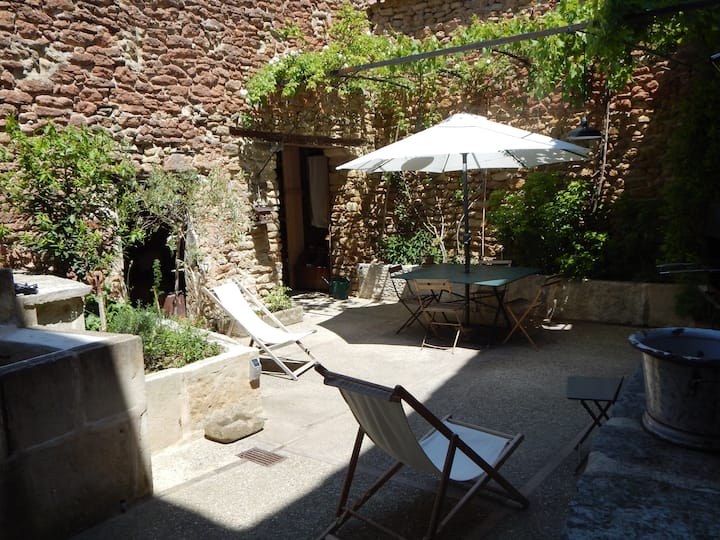 Maison De Village De Charme Rénovée Avec Terrasse - Grillon