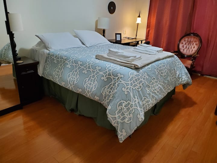 Private Room, Due Entrances, Sparkly Clean - Santa Clara, CA