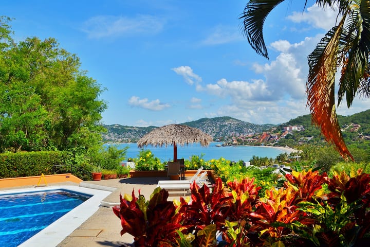 Punta Marina 205: Breathtaking Ocean View Condo - Zihuatanejo