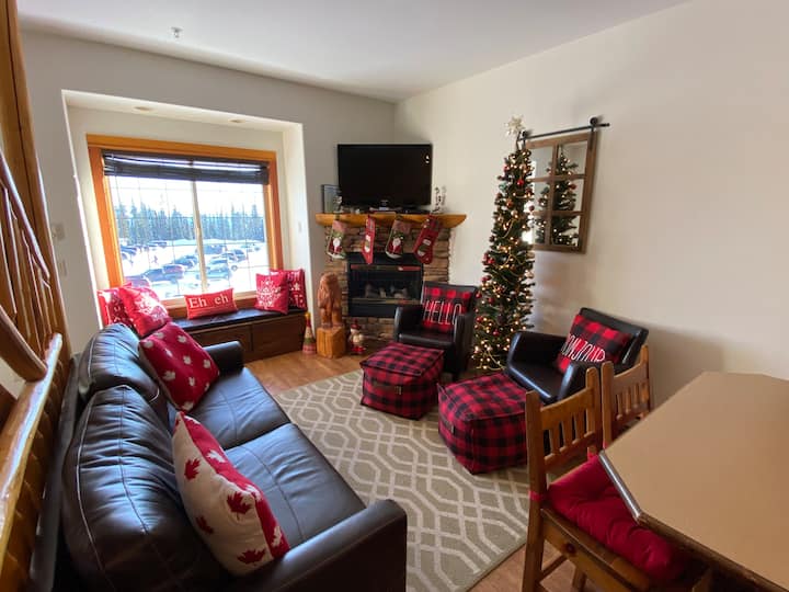 Family Friendly 2 Bed 2 Bath With Private Hot Tub - Big White Ski Resort, BC