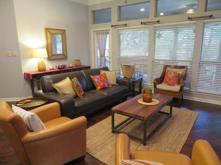 Primely Located, Cozy Getaway - Hollywood Park - San Antonio