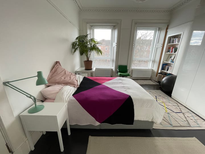Large Peaceful Urban Retreat Close To City Centre - Glasgow