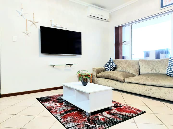 Beachside Haven With 3-bedrooms And 180° Sea View - Amanzimtoti