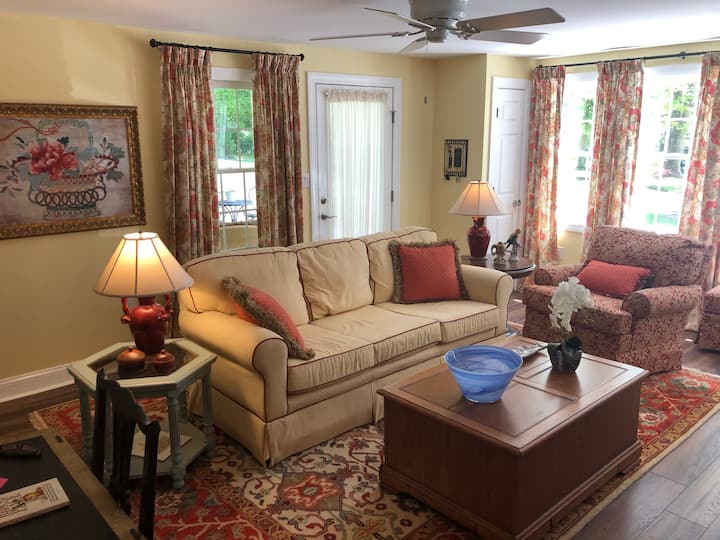 The Spring Valley Retreat - Greenville