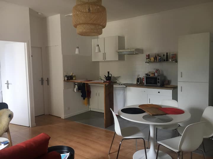 Joli Studio Lumineux Et Calme Au Centre D’oullins - Saint-Genis-Laval
