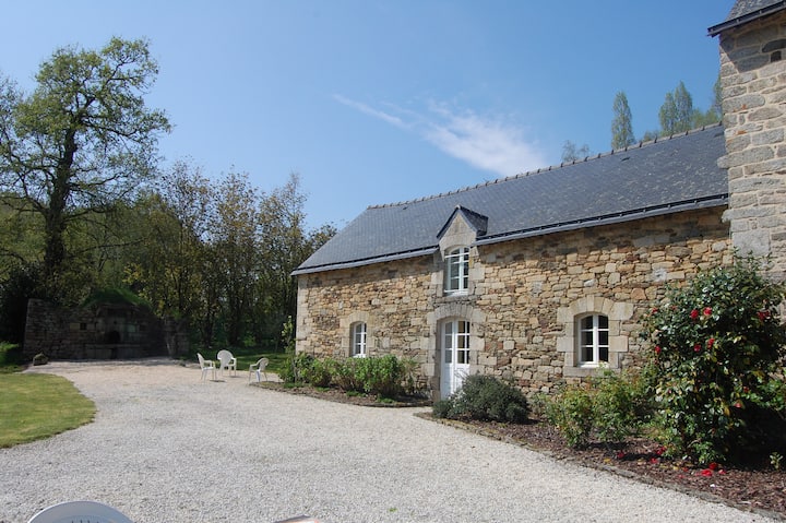 Gîte Mitoyen D'un Manoir - Pontivy