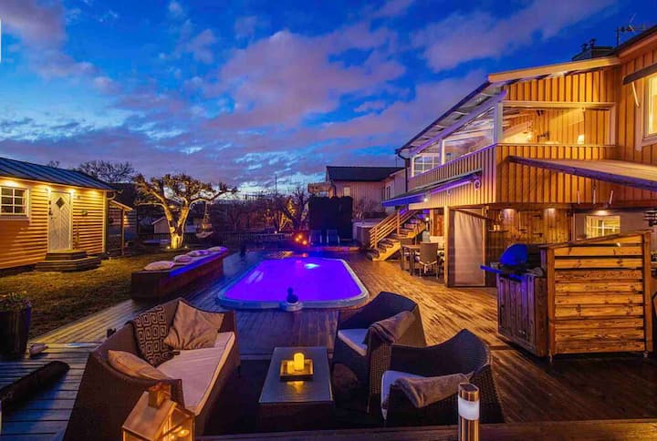 Cosy Cottage With Pool & Fireplace - Stockholm