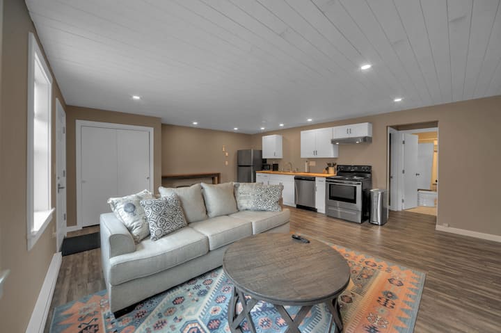 Quaint One Bedroom Apartment - Augusta, ME