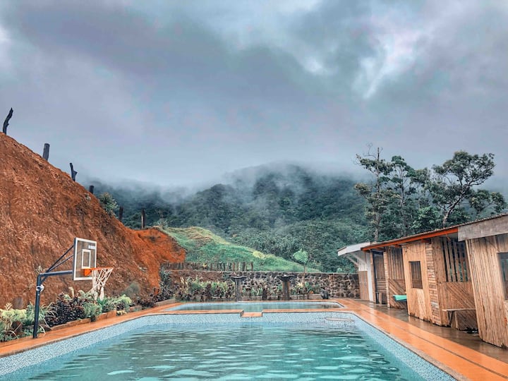Ocean And Mountain Breeze Camp Resort - Tanay