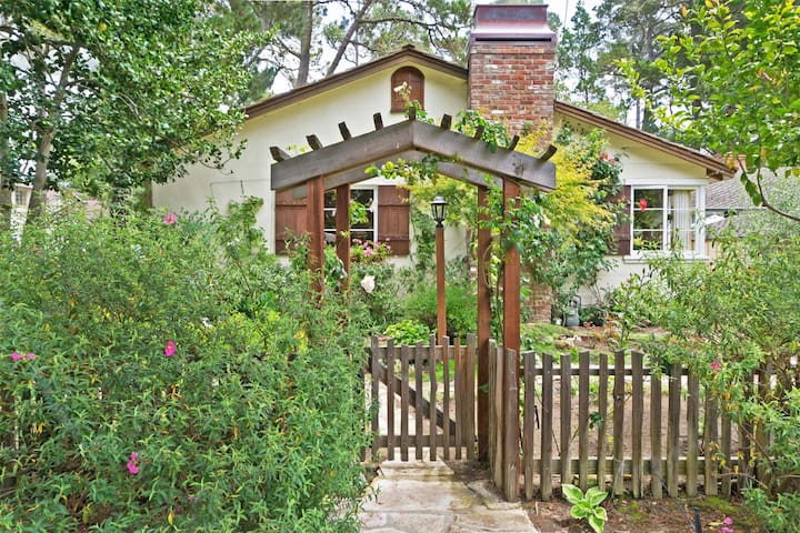 Creme Carmel Beautiful & Charming - 3 Bed, 3 Bath - Carmel-by-the-Sea, CA