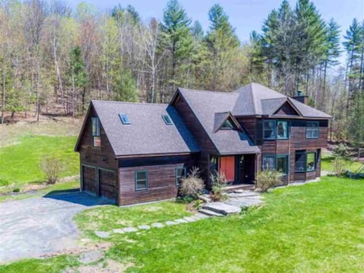 Vermont Getaway For The Family - Waterbury Village Historic District