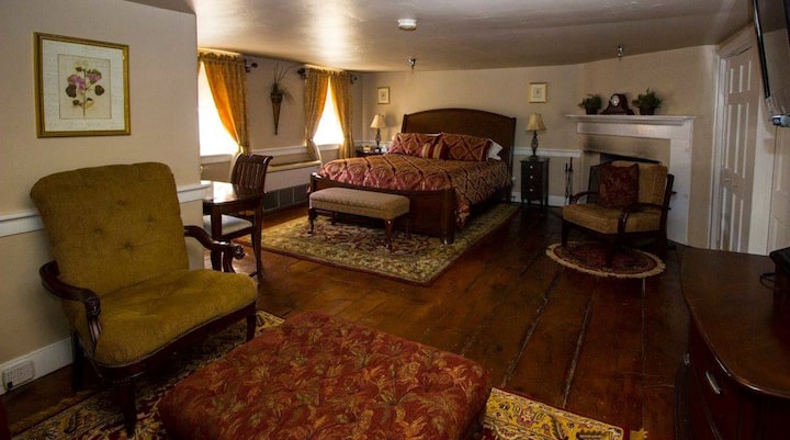 Edward Hicks Suite - Newtown, PA