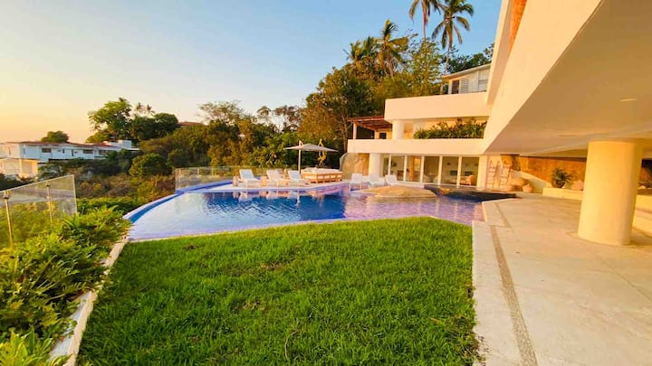 Casa Con Acabados De Lujo En La Brisas !! - Acapulco
