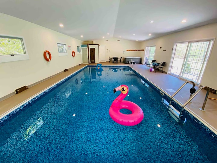 Private Resort: Indoor Heated Pool, Sauna &Hot Tub - Saugerties, NY