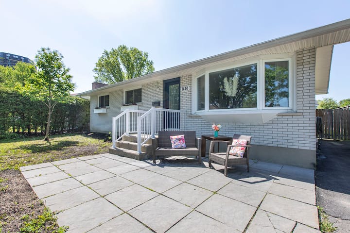 Beautiful Modern 3bd Main Floor Suite - Ottawa