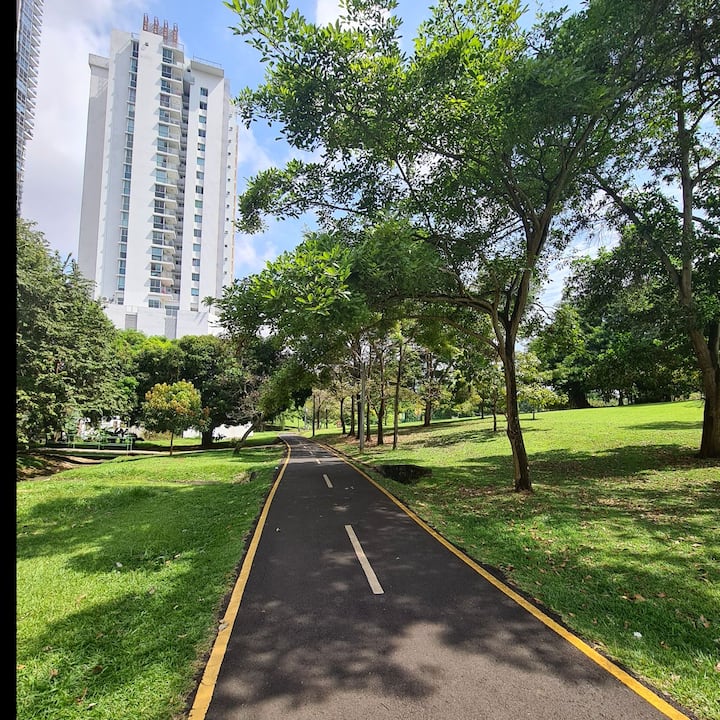Parque Omar;   2 Recámaras, 2 Baños. - Panamá