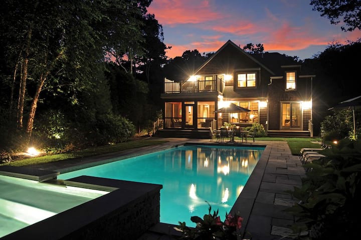 Luxury East Hampton Oasis Minutes To Town - Sag Harbor, NY