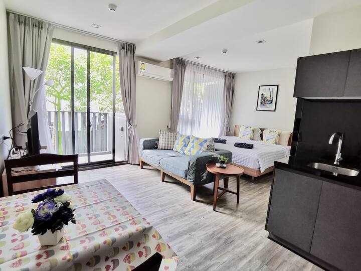 订房即送环岛游！芭东海滩Sc04距海滩400米，精品无边泳池公寓江西冷，班赞，酒吧街 - Patong Beach