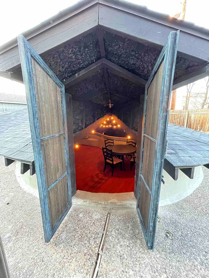 Bella Vacation Home & Ultimate Hangout  Cave - San Antonio, TX