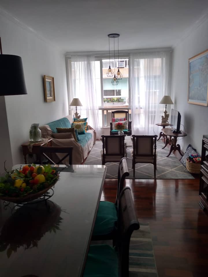 Amplo Apartamento Na Melhor Localização Do Leblon - Ipanema