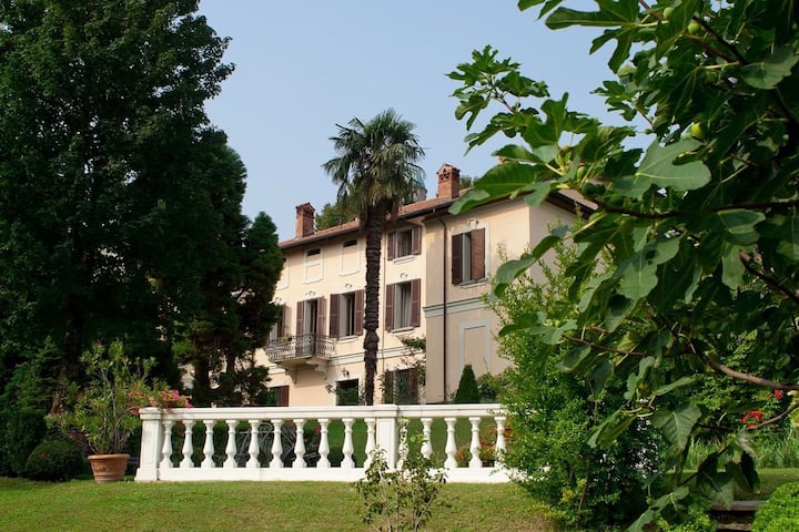 Historic Villa In The Heart Of Brianza - Lecco