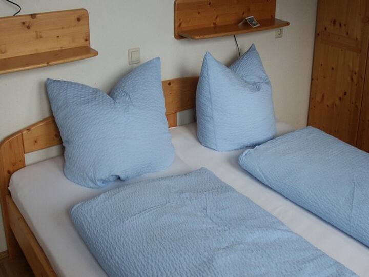 Hotel Anker, (Bodman-ludwigshafen), Ferienwohnung Studio B, 55qm, 2 Schlafzimmer, Max. 4 Personen - Lago di Costanza