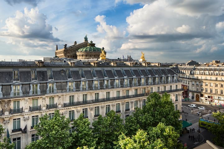 Amazing Glass Roof/ center of Paris - Lofts for Rent in Paris, Île-de ...