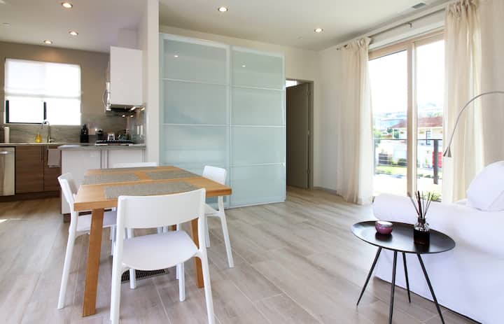Charming Modern Apartment With Private Terrace - Mission Bay, CA