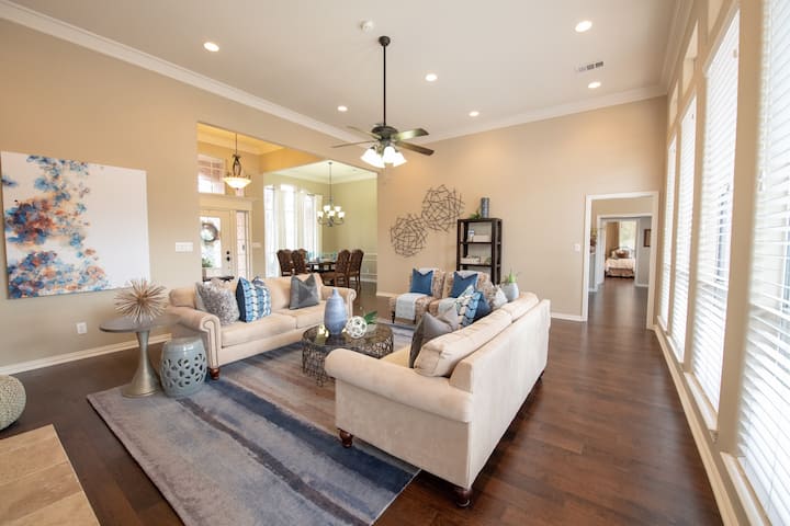 Moments Retreat (Whole House) - Denton, TX