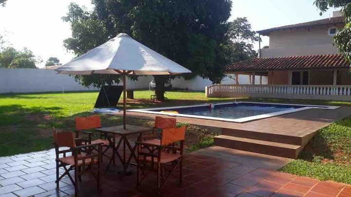Agradable Quinta Con Piscina Y Canchas - Paraguay