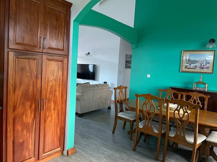 Travellers Villa (Upper Floor) Awaits You! - Roseau
