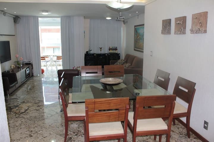 Apt 140m2  Perfeito A Uma Quadra Do Mar - Vitoria