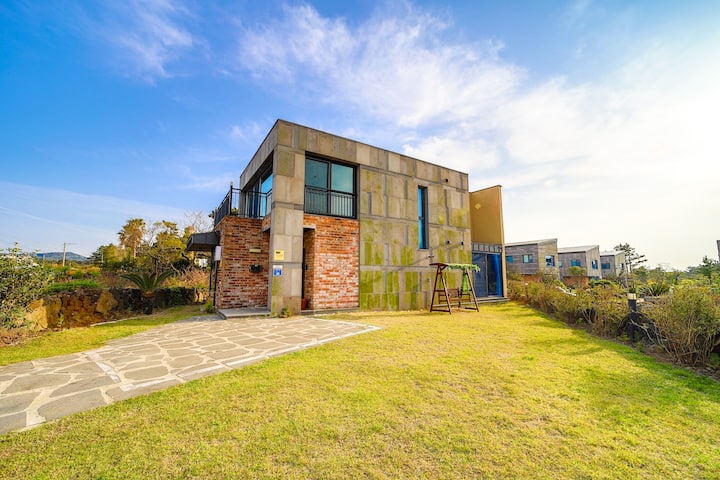 햇살좋은펜션 협재해수욕장 펜션 - South Korea