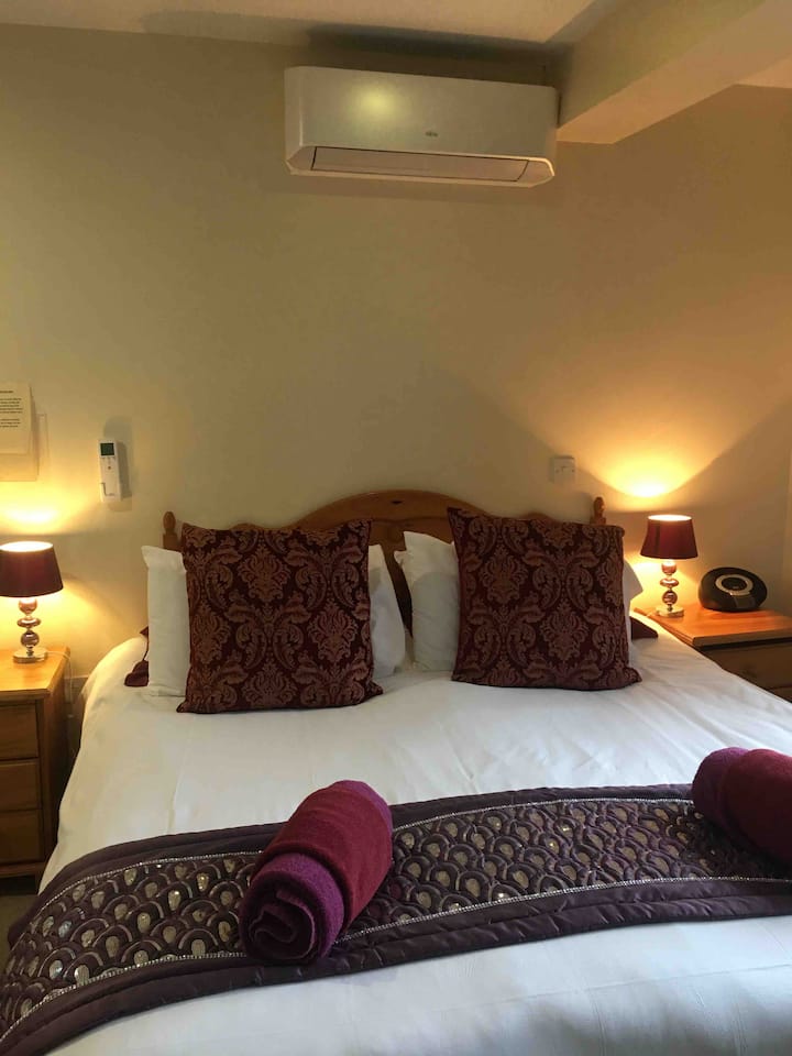 Ocean Family Suite- King+dbl+sgl | The Quies Hotel - Mawgan Porth