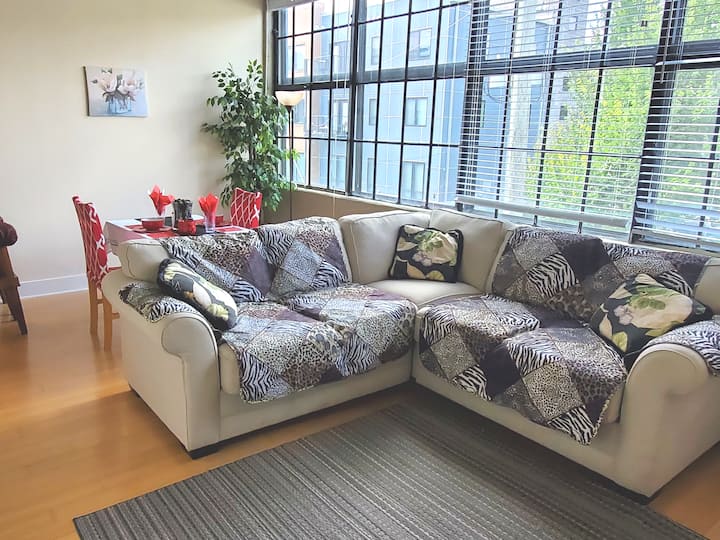 River City Den - 리치먼드