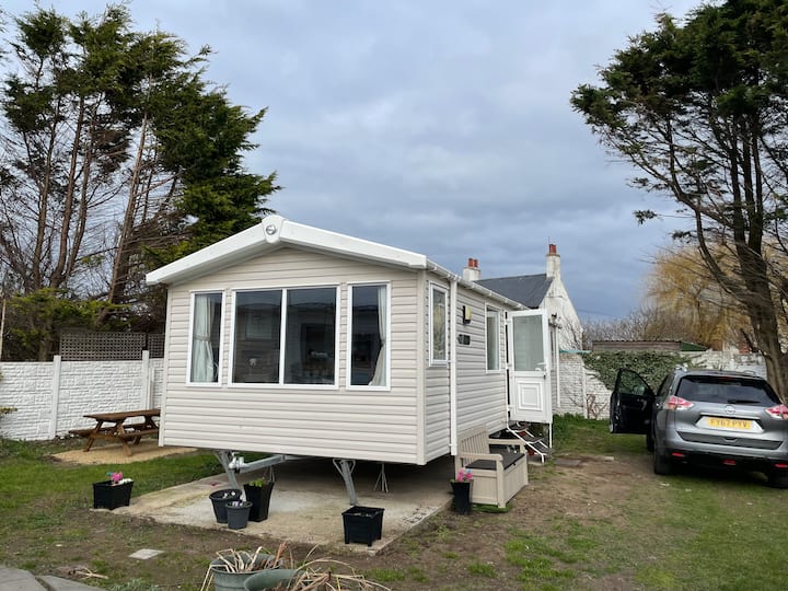 Pet Friendly Static Near The Beach- 3 Bedrooms - Prestatyn