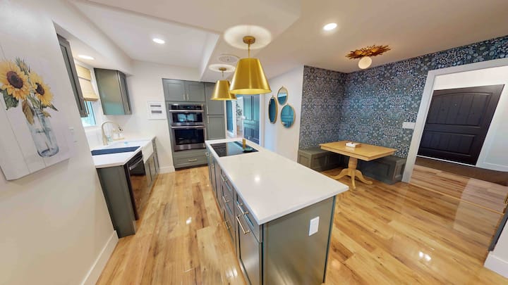 Lovely Park Front Home In Ku/downtown Neighborhood - Lawrence, KS