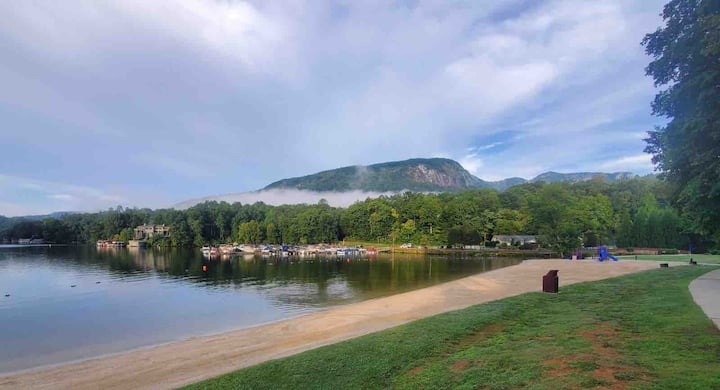 Boulder Lodge At Rumbling Bald Mountain Resort - Lake Lure, NC