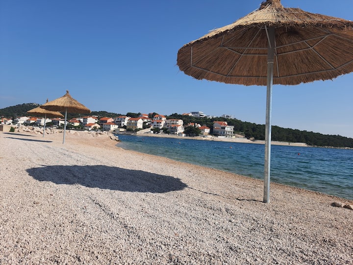 Spacious Apartment On The Beach Zaratic Jezera - Jezera