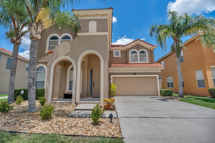 Luxury Las Vegas Style Mansion - Pool - Sleeps 12 - Kissimmee, FL