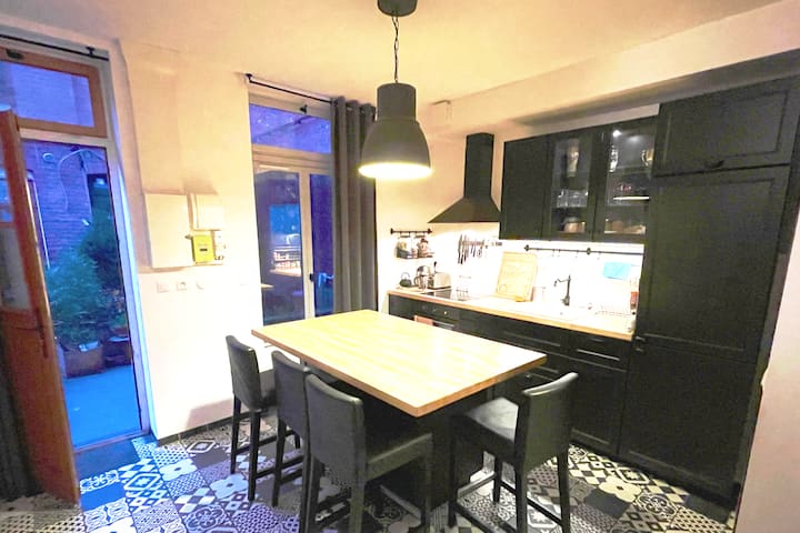 Calme, Bien Placée, éColo, Jardin, Courée Typique. - Lille