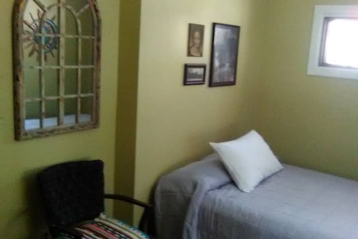1st Floor Room - Double Bed & Bath/shower - Sault Ste. Marie, MI