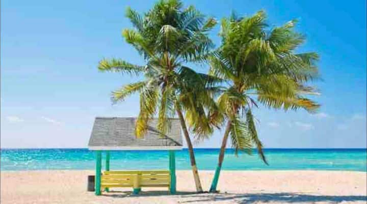 Boho Beach Studio 20 Steps To The Beach! - West Bay