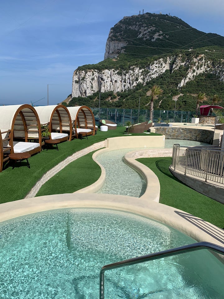 Modern Studio Ocean Spa Plaza - Pools & Spa - Gibraltar