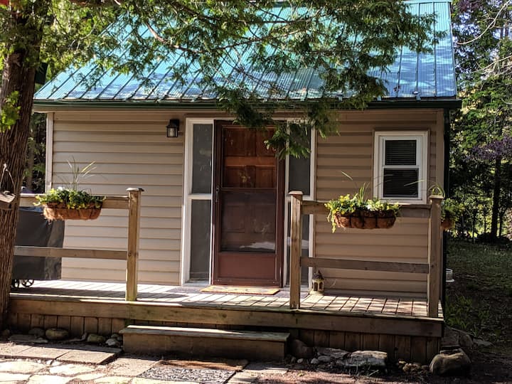 Family Cottage Steps From The Beach And Downtown - Sauble Beach