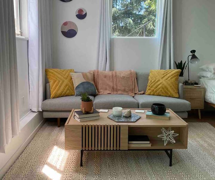 Luxury & Privacy In The Heart Of Silver Lake - Los Angeles, CA