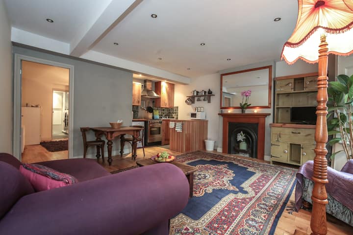 Lower Ground Floor Flat / Fashionable Vibrant Area - London