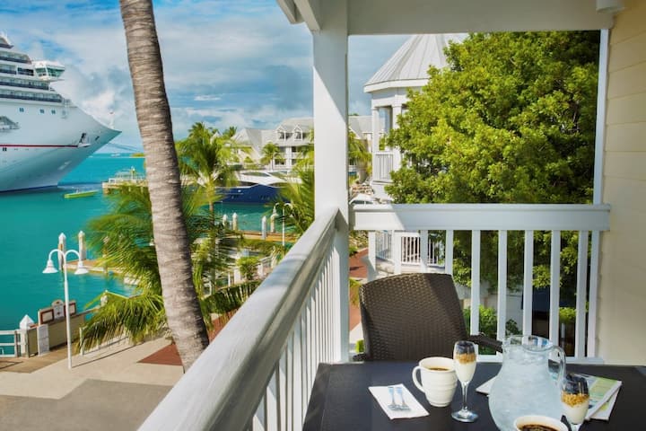 Oldtown's Waterfront Sunsetharbor Resort+amenities - Key West, FL