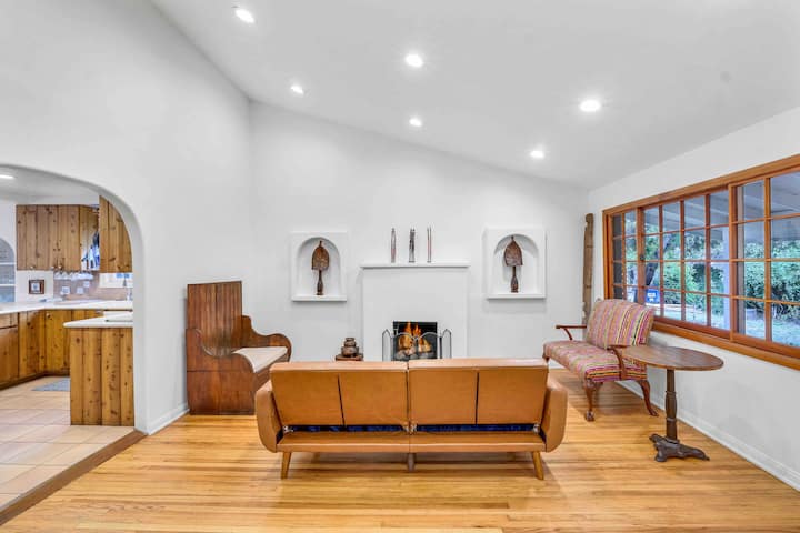 Tarzana Luxury Pool And Spa 3 Bedroom - Los Angeles, CA